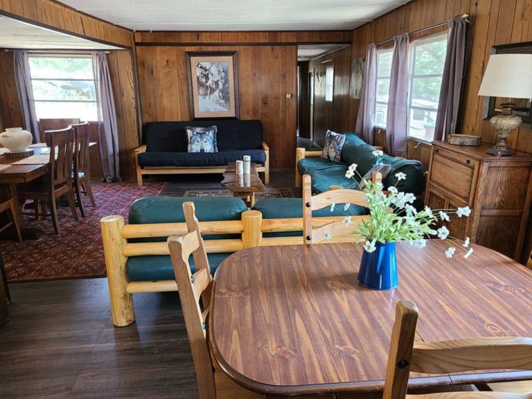 The Wolf Den - Alpine Lodge at Red Feather Lakes